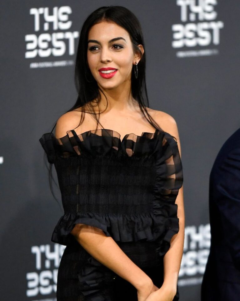 Georgina Rodriguez - Bio, Facts, Age, Family Life