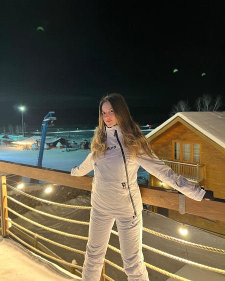 Anny Walker: Net Worth, Bio & Career Insights - ProfilesBus